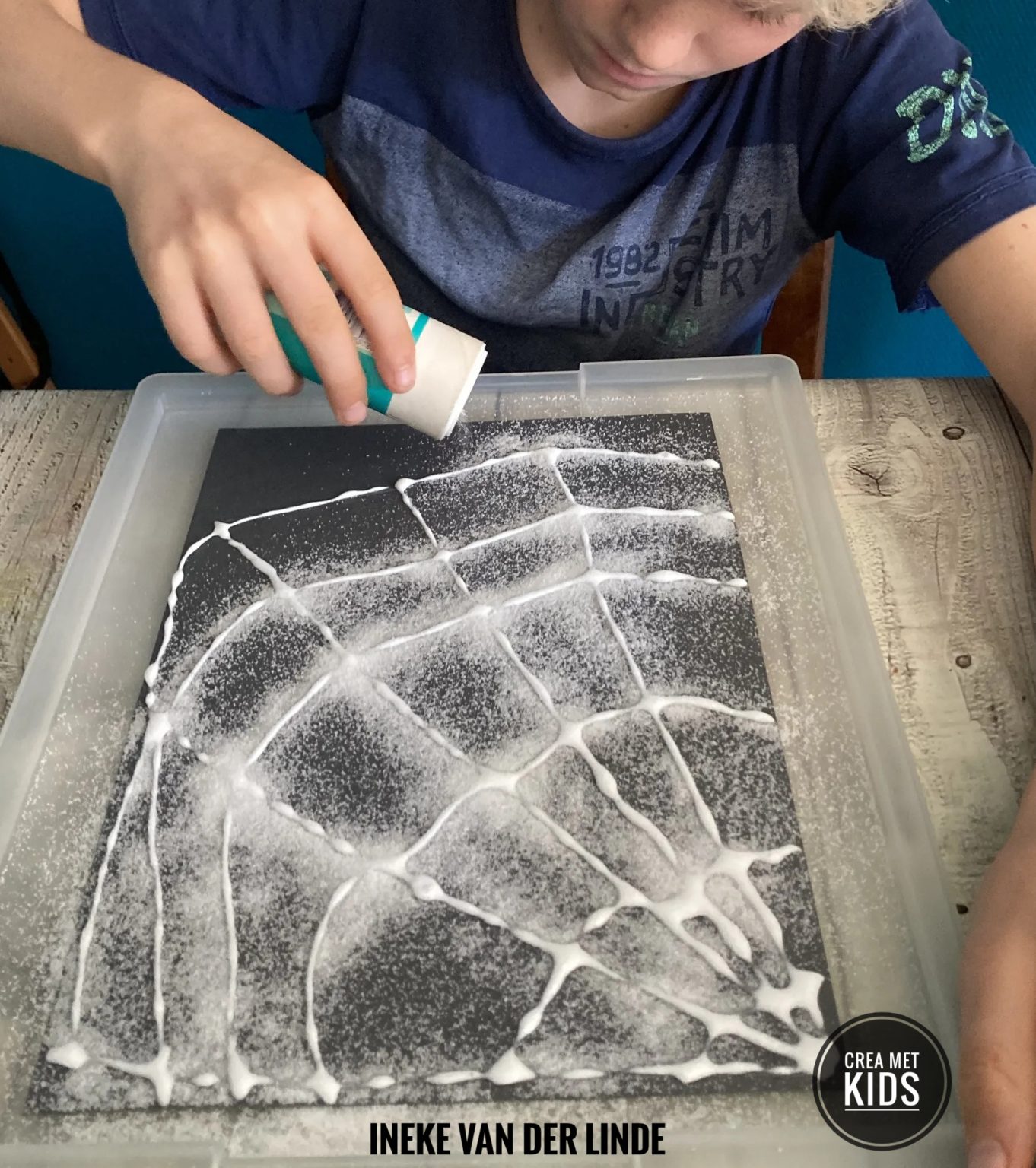 Spinnenweb maken met zout en Aquatint » Crea met kids