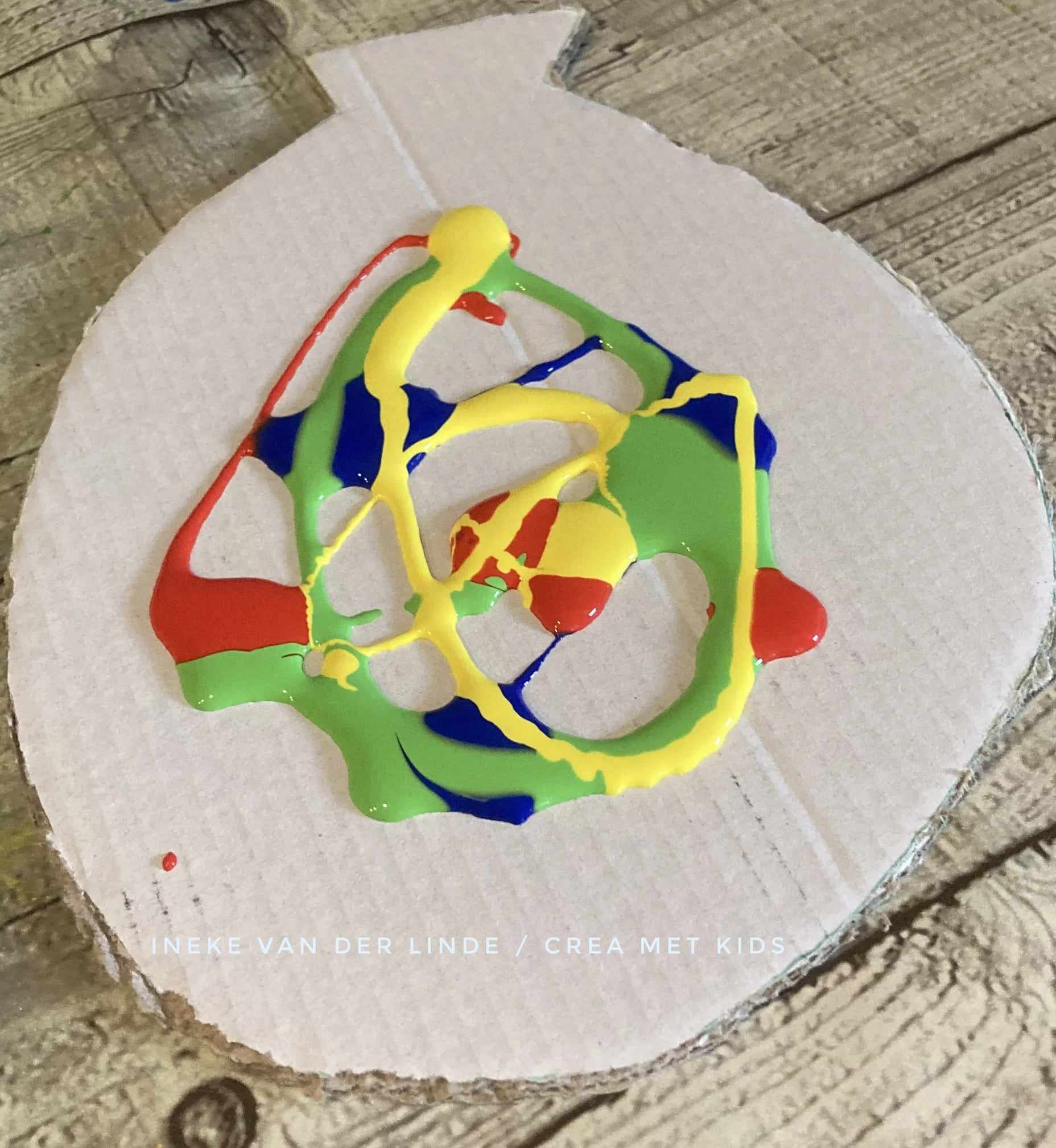 Ballonnen knutselen d.m.v. verf-meng proefjes » Crea met kids