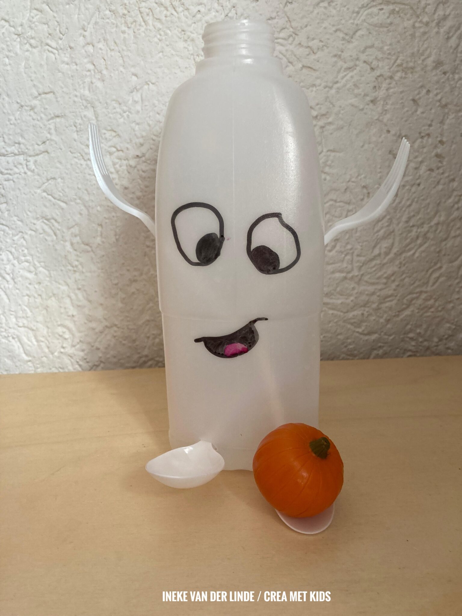 Spookje knutselen van melkpak » Crea met kids